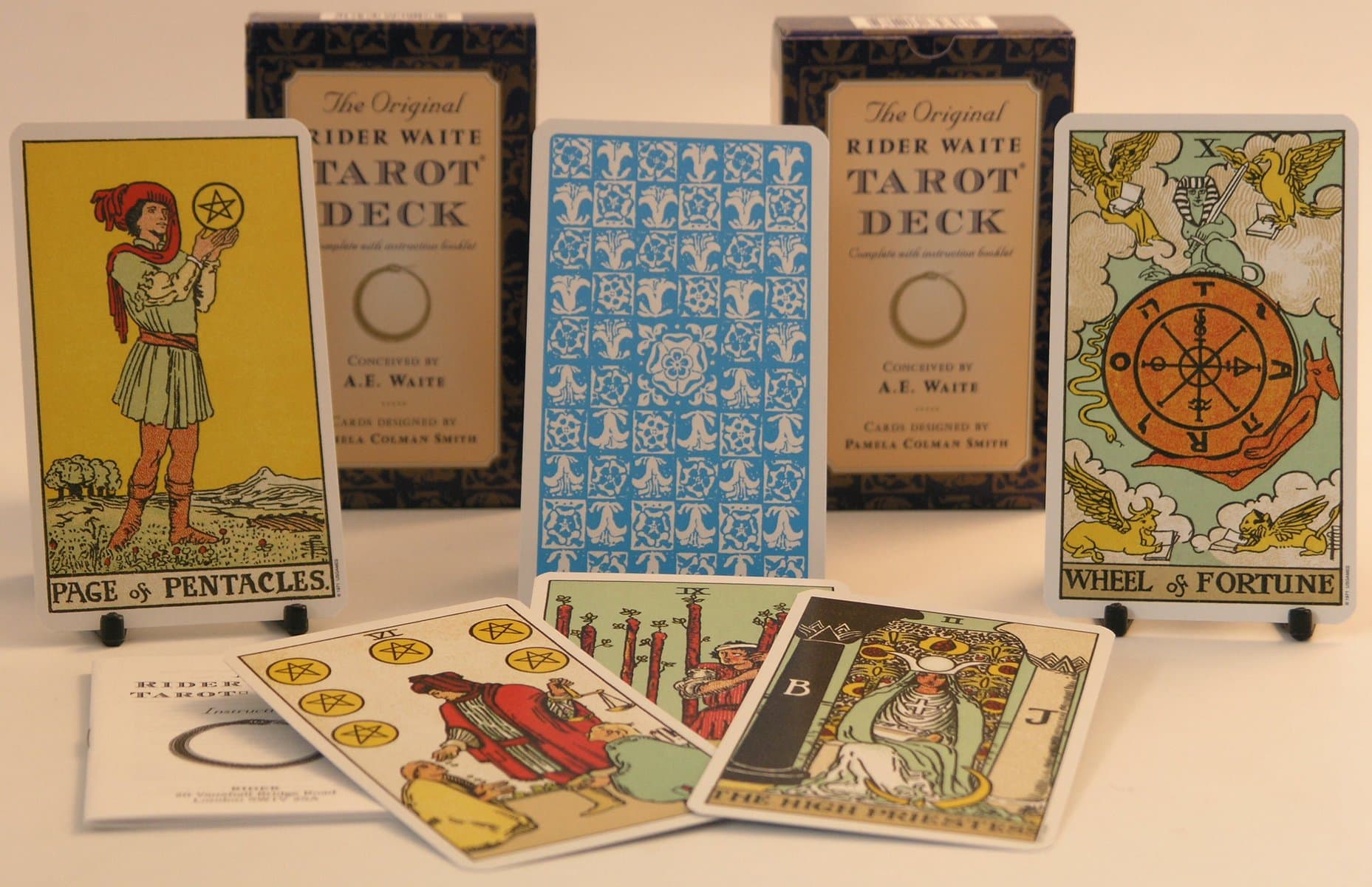 12 Bộ Bài Tarot Dành Cho Người Mới Bắt Đầu 2025
