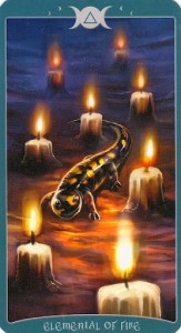 Lá Elemental of Fire trong bộ Book of Shadows Tarot - As Above