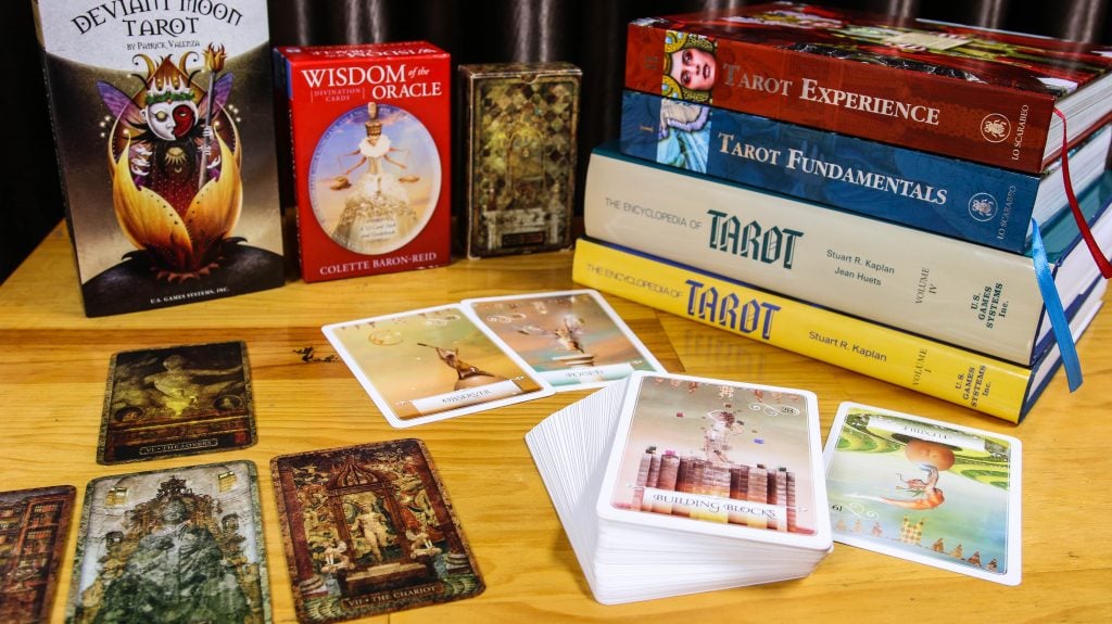 Sử Dụng Trải Bài Oracle | Tarot Việt Nam